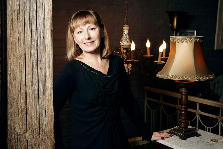 ISMETA DERVOZ: Biti dama štiti vas od stvari u svijetu u kojem živite