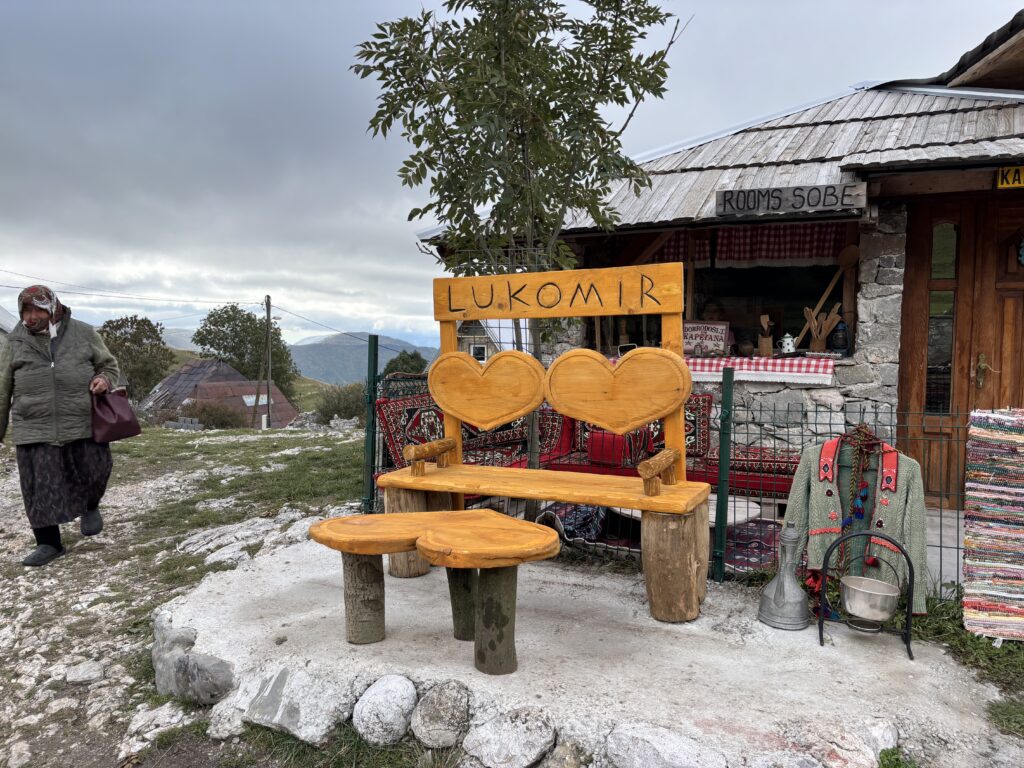 Lukomir: Selo na krovu Bosne i Hercegovine - Gracija